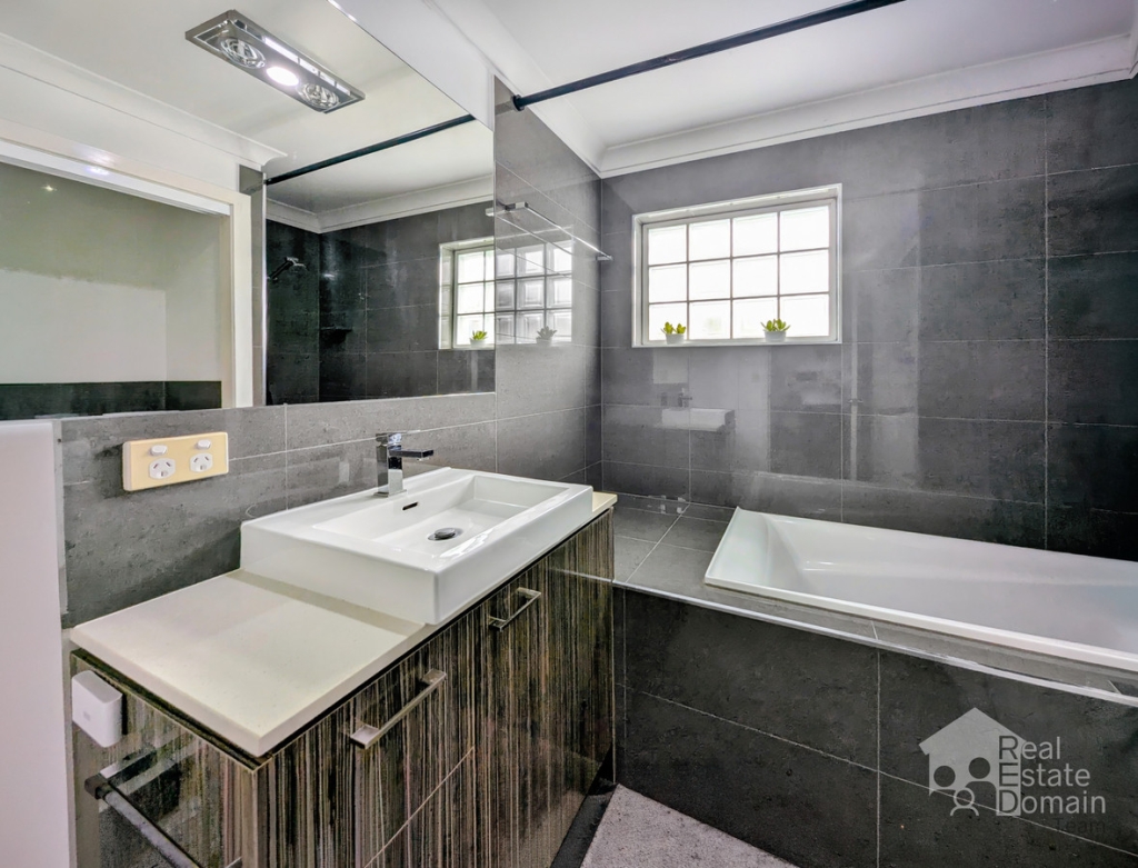 Modern Ground-Floor Living in a Prime Location – Real Estate Domain Team